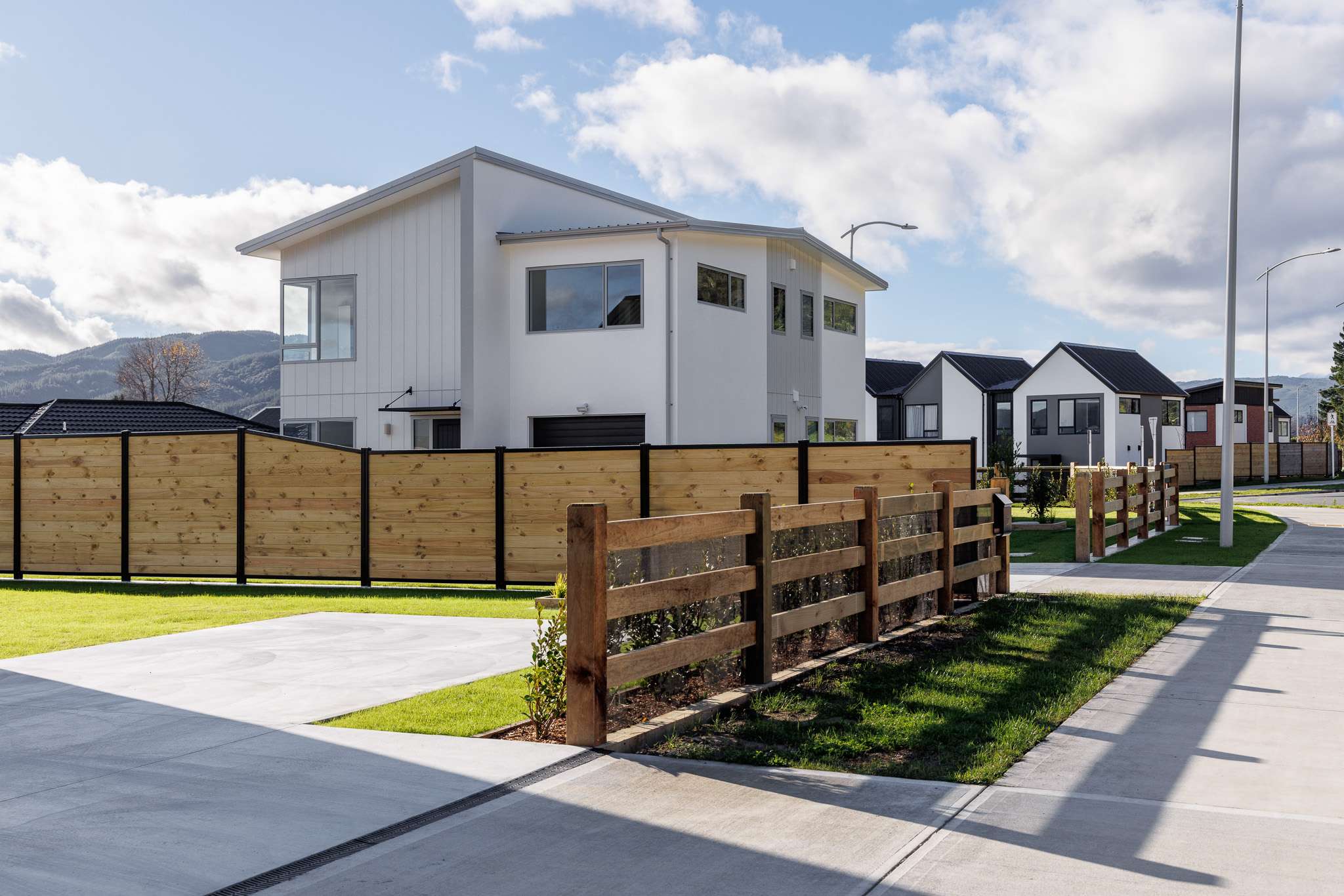 Timber Vs. Aluminium Fencing | Boundaryline